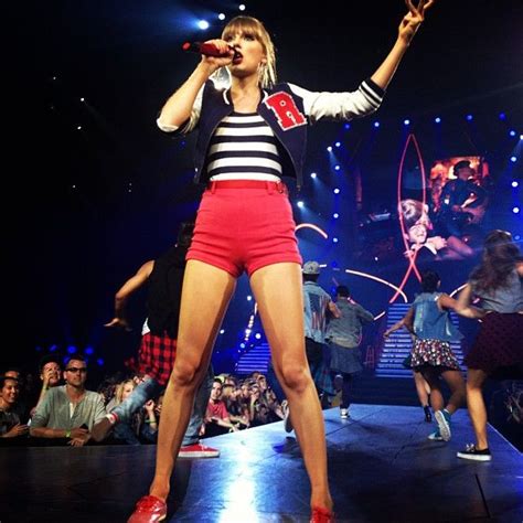 Thegirlwhocruisestoomuch Taylor Swift Red Tour 22 Taylor Swift Red Tour Taylor Swift