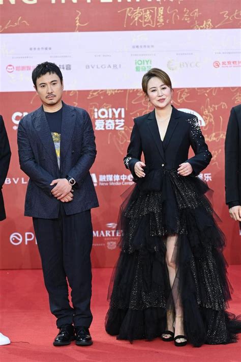 久违了！沈腾马丽常远亮相红毯 三人互动默契不失幽默感新浪图片