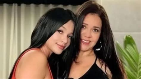 Madre E Hija Colombianas Triunfan En OnlyFans