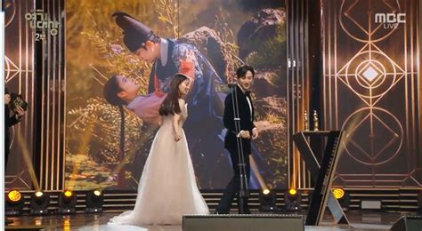 베스트커플상 이준호‧이세영 댄스공약 맛보기 우리 궁으로 가자[mbc연기대상]