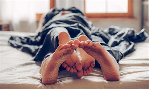 Ipinahuli Ng Pinendehong Mister Kapitan At Sundalo Nag Sex Sa Resort