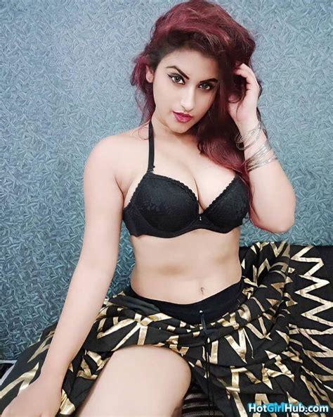 Beautiful Indian Desi Girls With Big Boobs Photos