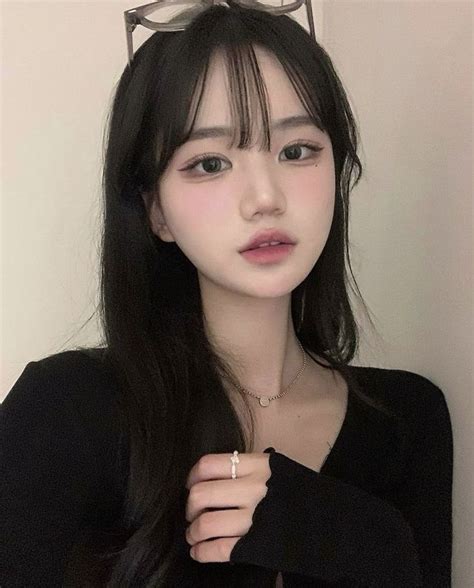 Pin By 사흘 On 𝓾𝓵𝔃𝔃𝓪𝓷𝓰 εïз Pretty Makeup How To Make Hair Haircuts For Medium Hair
