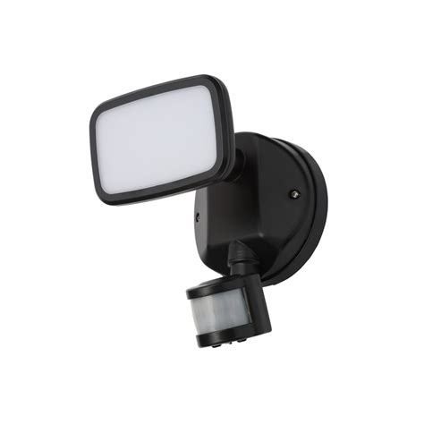 Lynn LED PIR Floodlight IP X W Lm Toolstation