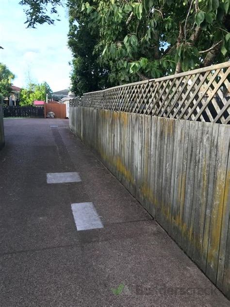 Installation Of Trellis Above Existing 28m Fence 348690 Builderscrack