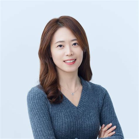 지혜 여간해선 같은 영화를 다시 보지 않는 제가 최근에 두 번이나 본 영화가 있습니다 김성환 감독의 인데요 처음엔 응원하는 마음으로 봤고 영화가 준 여운이 커서 한