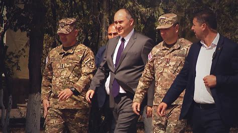 რას აცმევენ ქართველ ჯარისკაცებს სამხედრო ფორმების ხარისხზე
