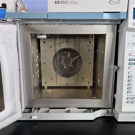 Agilent 6890 Plus Gc With Split Splitless Inlet And Flame Ionization
