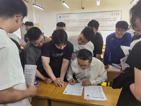 地球科学与工程学院举办东方地球物理勘探公司研究院长庆分院专场招聘会 西安石油大学地球科学与工程学院