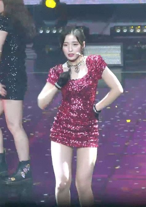 오마이걸 아린 개인무대 토요일밤 Arin oh my girl Kpop girls Kpop fashion outfits