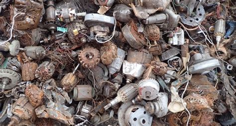 Тикнаха зад решетките двама задигнали над 900 кг цветни и черни метали