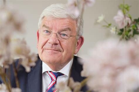 Burgemeester Jan Van Zanen ‘mijn Vader Vond De Politiek Maar Niks