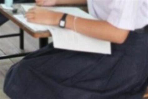 Lärare Anklagas För Sex Med Minderåriga Studentflickor För Bättre Betyg