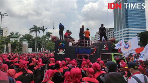 Demo Di Dpr Tolak Perppu Ciptaker Ini 10 Tuntutannya