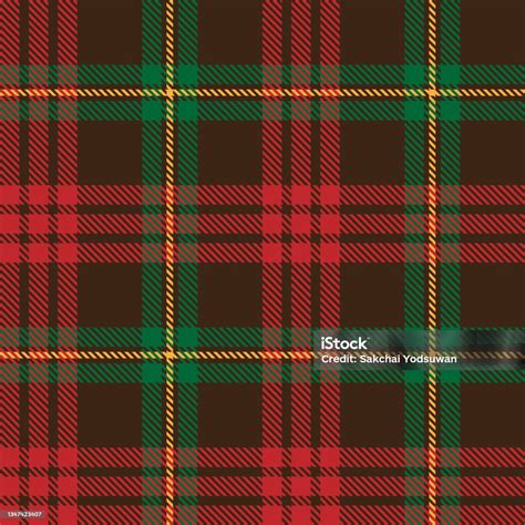 타탄 격자 무늬 매끄러운 패턴 노란색 녹색 빨간 라인 직물 질감 어두운 갈색 배경 스코틀랜드 케이지 새해 크리스마스 장식 체크 디자인 벡터 일러스트 0명에 대한 스톡 벡터