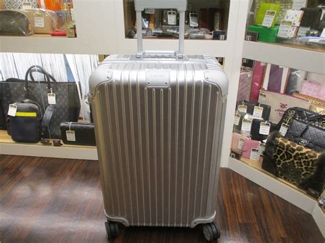 Yahooオークション 【美品】リモワ Rimowa キャリーケース・スーツ
