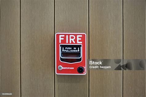 화재 경보 시스템입니다 위험 화재 안전 상자를 당겨 빨간 경보 장비 감지기 안전 감지기를 휴식 건강한 생활방식에 대한 스톡 사진 및 기타 이미지 Istock