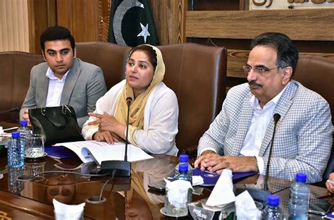 Ms Sidra Younas Managing Director Of Psic Addressing To Business