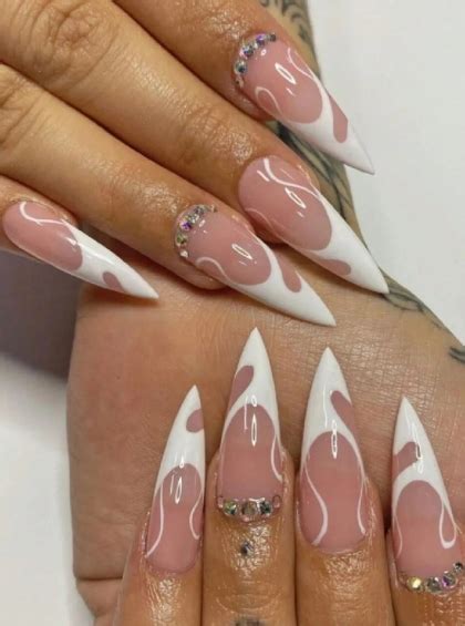 Комплект Разкошни Press On Изкуствени Нокти 24 броя Островърхи Дълги Нокти с Атрактивен