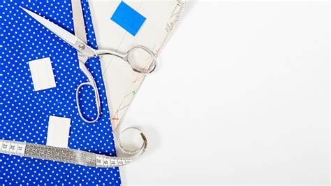 양복 짓는 솜씨 패션 디자이너 워크 스페이스 탑 뷰 바느질 장비 파란색 직물 패턴 0명에 대한 스톡 사진 및 기타 이미지 0명 Accessories Council