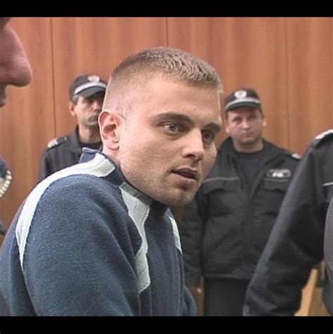 Какво работят децата на мутрите на Прехода Жоро Главата управлява хотел в Сл Бряг щерката на