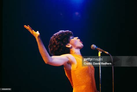 Welsh Singer Shirley Bassey Performs Live On Stage In November 1976 News Photo Getty Images