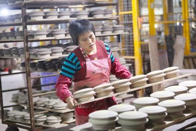 重庆梁平陶瓷制品畅销海内外 人民图片网