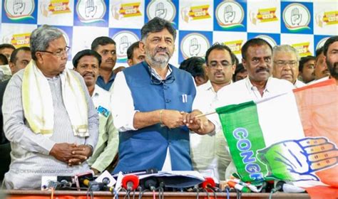 ಕಾಂಗ್ರೆಸ್‌ ಸೇರಿದ ಗುಬ್ಬಿ ಮಾಜಿ ಶಾಸಕ ಎಸ್‌ ಆರ್ ಶ್ರೀನಿವಾಸ್ Gubbi Former