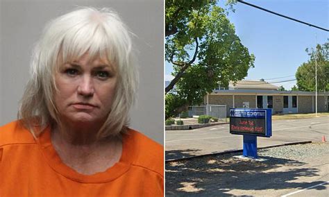 Teacher Arrested For Being Drunk In Second Grade Class Has Charges Dropped After Prosecutor