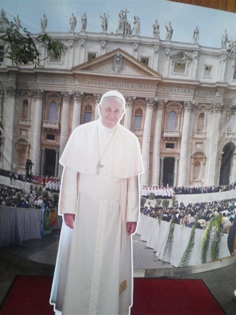 고속도로휴계소에 교황 프란치스코 포토죤이 설치되어있네요