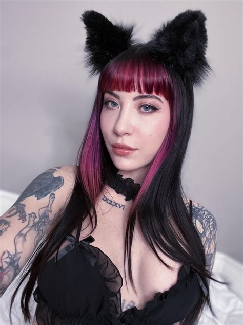 🔞🐈‍⬛ Charlotte Sartre Nude