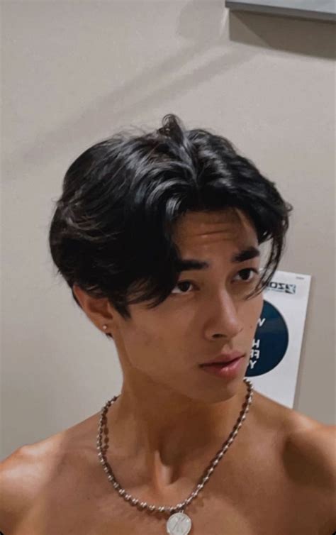 Middle Part Tapered Hair Men Asian Men Hairstyle Asian Man Guy Haircuts