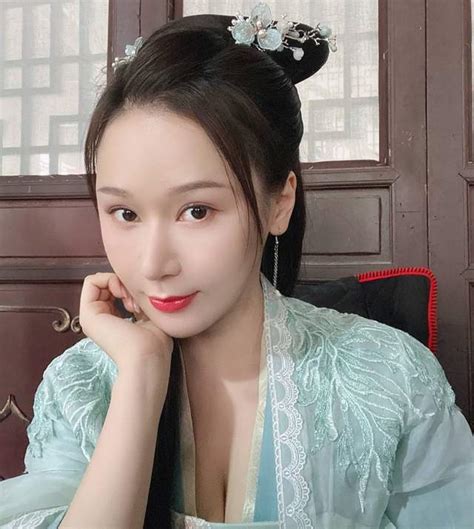 《七十二家房客》美丽大方的伍姑娘，身材火辣堪称柳岩二代何雨桐