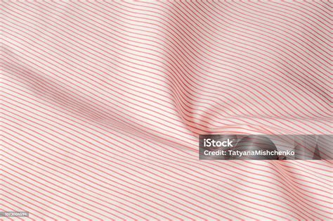 질감 배경 패턴입니다 천 면입니다 빨간 줄무늬에 백색입니다 추상 원활한 형상 가로 스트라이프 패턴 빨간색과 흰색 줄무늬가 거친에 대한 스톡 사진 및 기타 이미지 Istock