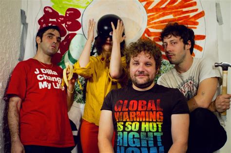 La musique des Québécois PyPy au défilé Saint Laurent La Presse