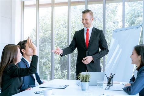 Premium Photo Employees Are The Questions Ask During The Meeting The