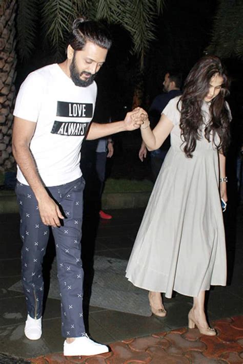 Riteish Deshmukh And Genelia Dsouza Go On A Romantic Outing See Pics