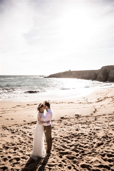 Mariage Sur La Plage De Port Blanc à Quiberon Fun Et Atypique — Marie Landoin Mariage