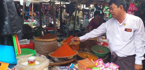 သုံးခွမြို့မဈေးအတွင်း စားသုံးသူများ အန္တရာယ်ကင်းရှင်းစေရေးအတွက် ကုန်မ