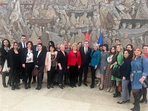 Министар Селаковић на састанку са директорима центара за социјални рад Министарство за рад