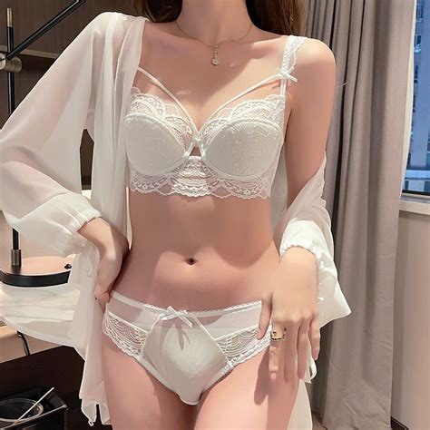 French Sexy Lingerie Women Thin Big Breasts Look Small Slimmer Look Bra