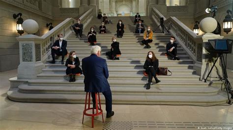 ЦАР ТАХАЛ Германы эрх баригчид санхүүгийн хүндрэлтэй оюутнуудад сар бүр тэтгэмж өгчээ