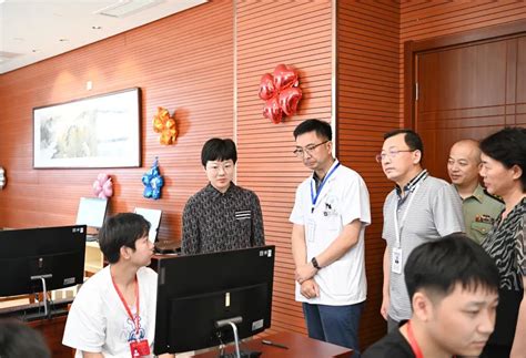 区领导检查秋季征兵体检工作