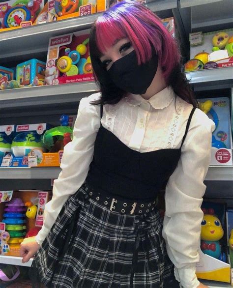 Pin De Bleak Em Stuff Garotas Magras Garotas Gotic Girl