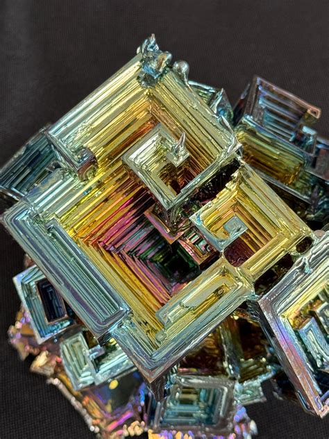 Bismuth Crystal 122 Bismuth Crystal Color Bismuth Mineral