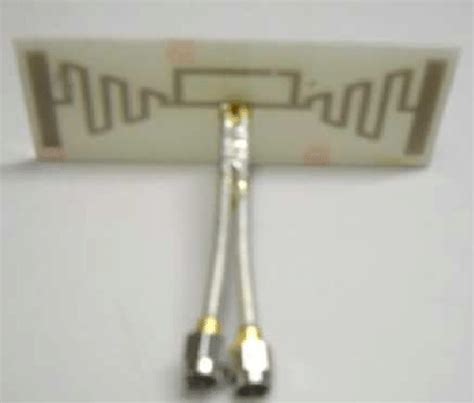 The Two Port Probe Used To Measure The Input Impedance Of The Tags Download Scientific Diagram