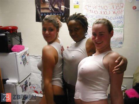 Observe Throughupskirts Displaying Nipple Glide Ect Zb Porn