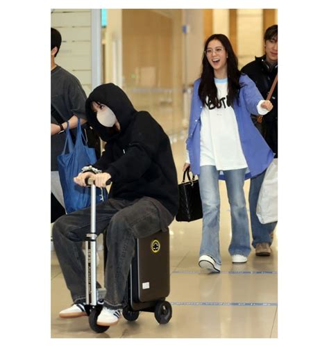에어휠 기내용캐리어 여행가방 블랙핑크 전동캐리어 20인치 티몬