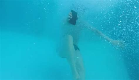 Is The Iphone Waterproof Waterproofwiki