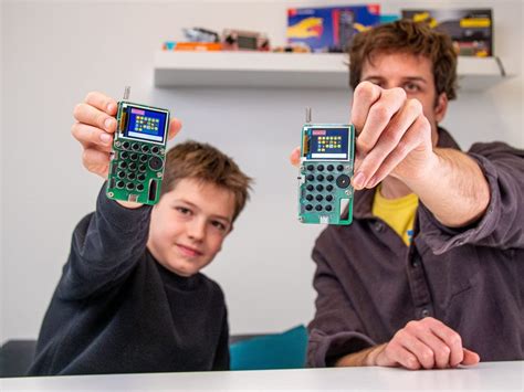 diy circuitmess chatter uses lora connectivity for text messaging electronics